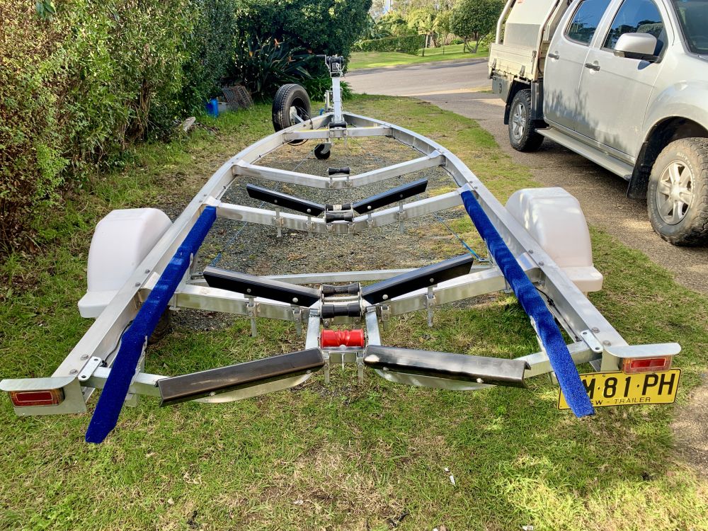 Self centering trailer rollers - Boating - DECKEE Community